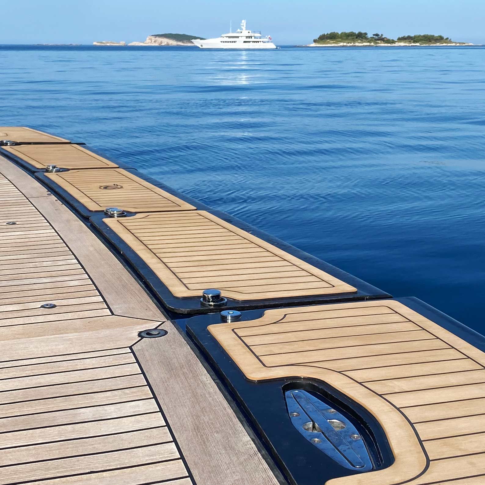 Superyacht Fenders — Fendering solutions for yachts